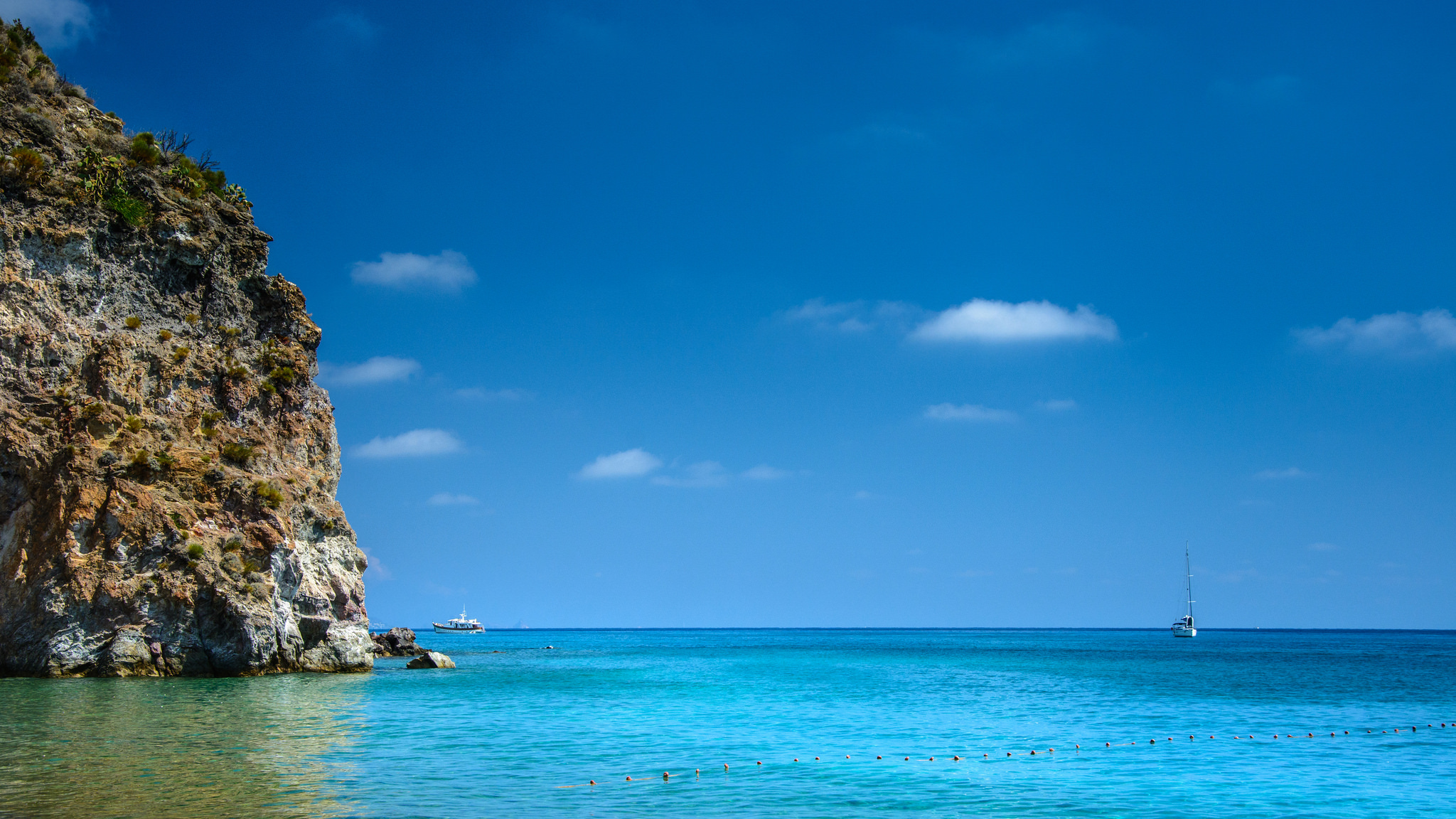 White-Beach-Lipari – Sundowners Yacht Club